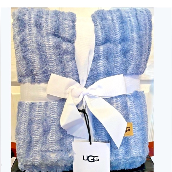 UGG | Bedding | Ugg Throw Blanket Last New Blue Starlit Lake 5x70 New ...